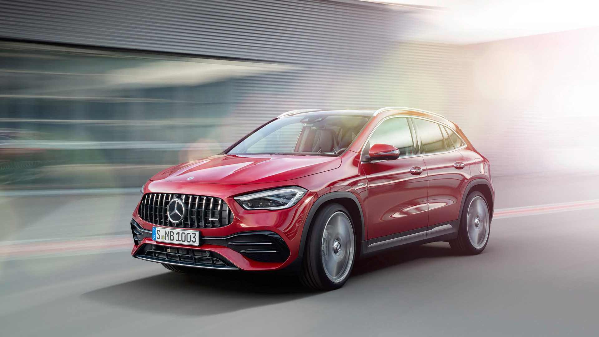 مرسيدس بنز تكشف عن GLA الجديدة كليا