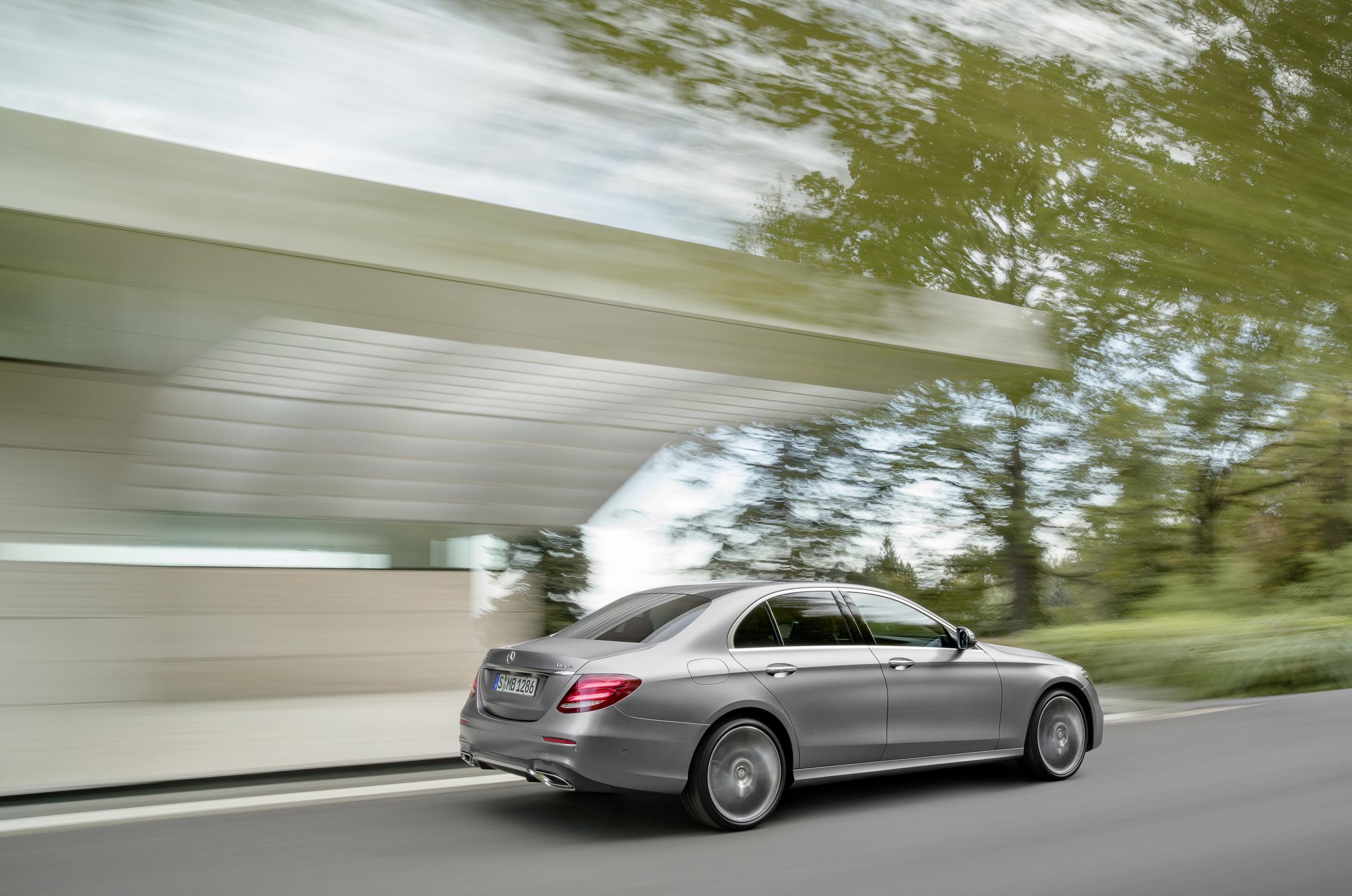 مواصفات وأسعار مرسيدس بنز E180 موديل 2019 في مصر